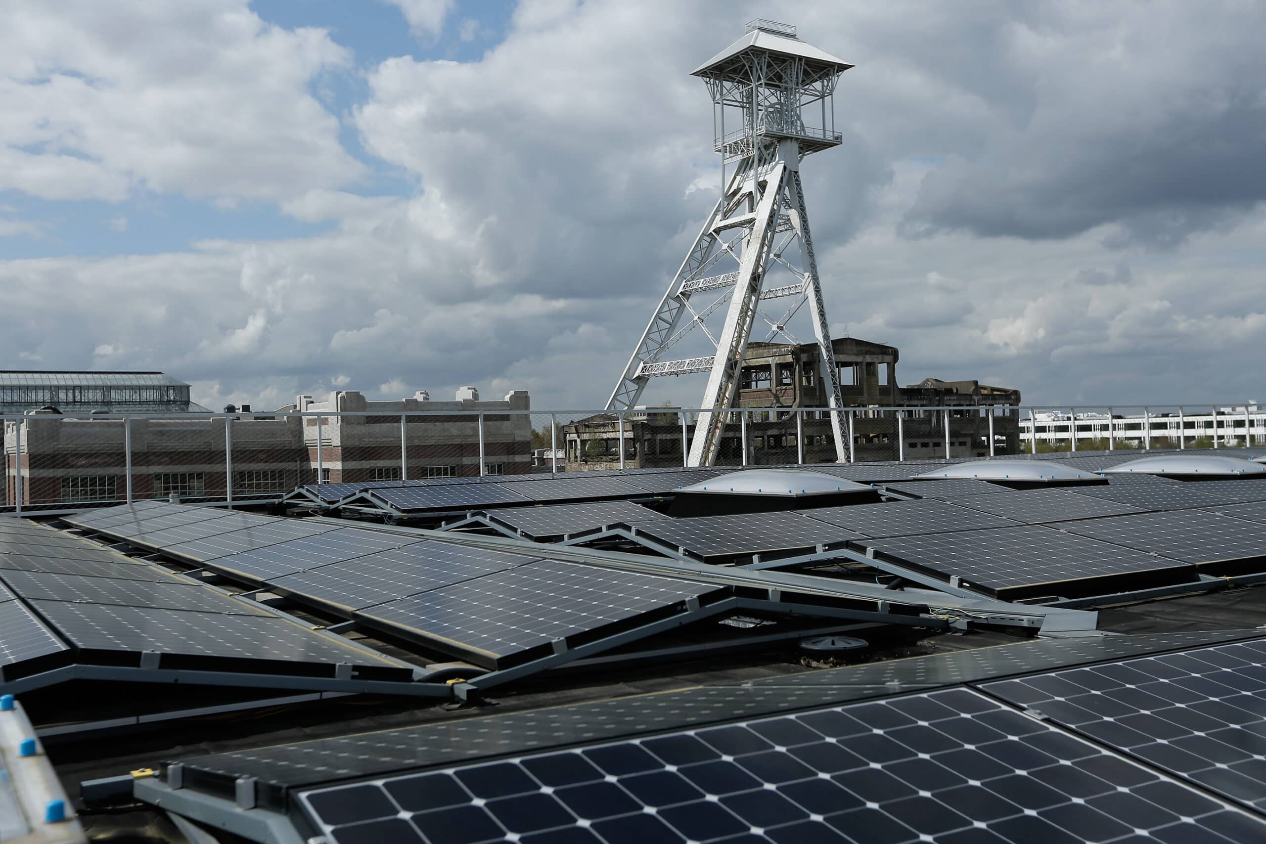 Solar energy: a crucial step towards energy neutral commercial ...